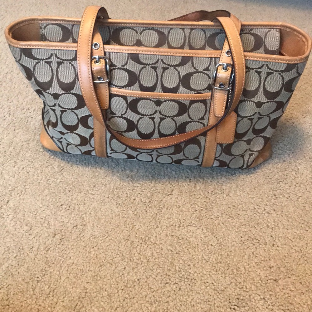 Coach Signature Tan - Gem